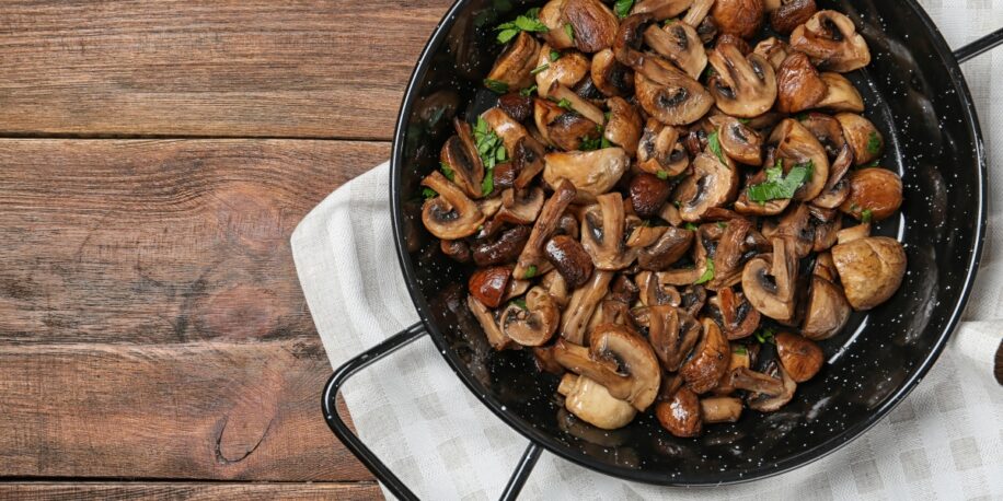 Met dit geheime ingrediënt bak je de allerlekkerste champignons en ...