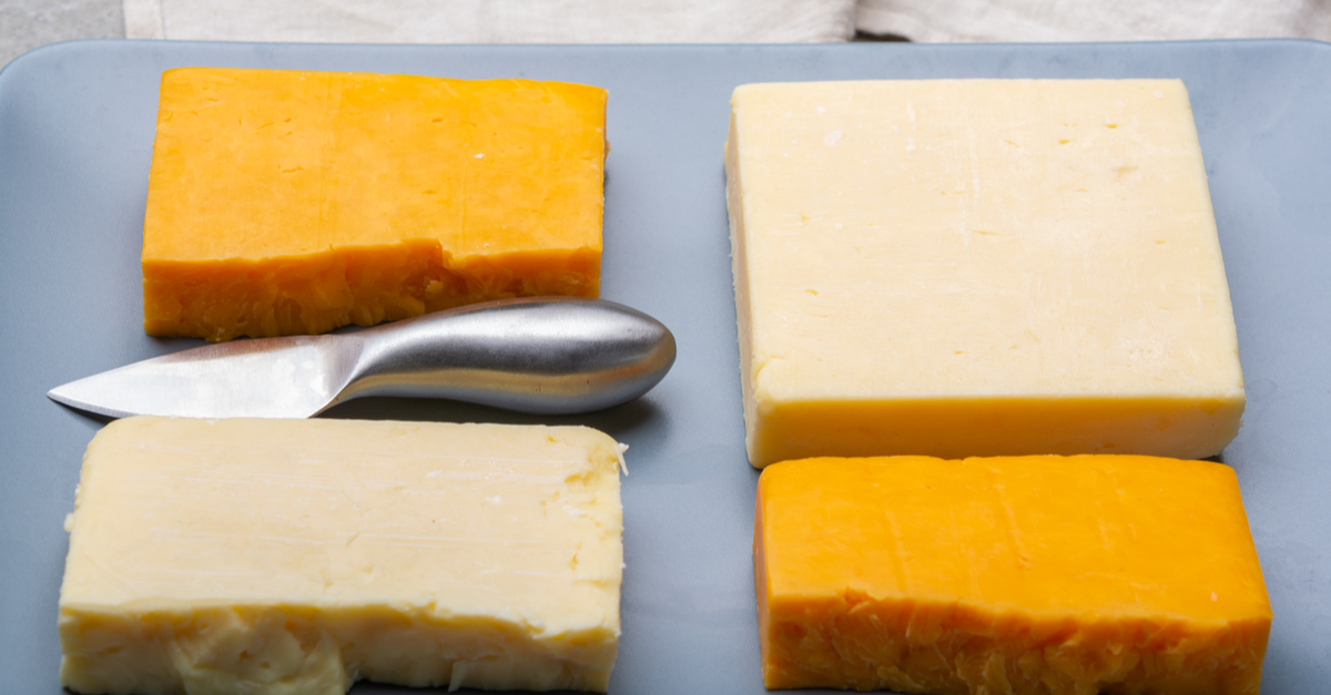 Wat is het verschil tussen zachtgele en knaloranje cheddar? | FavorFlav