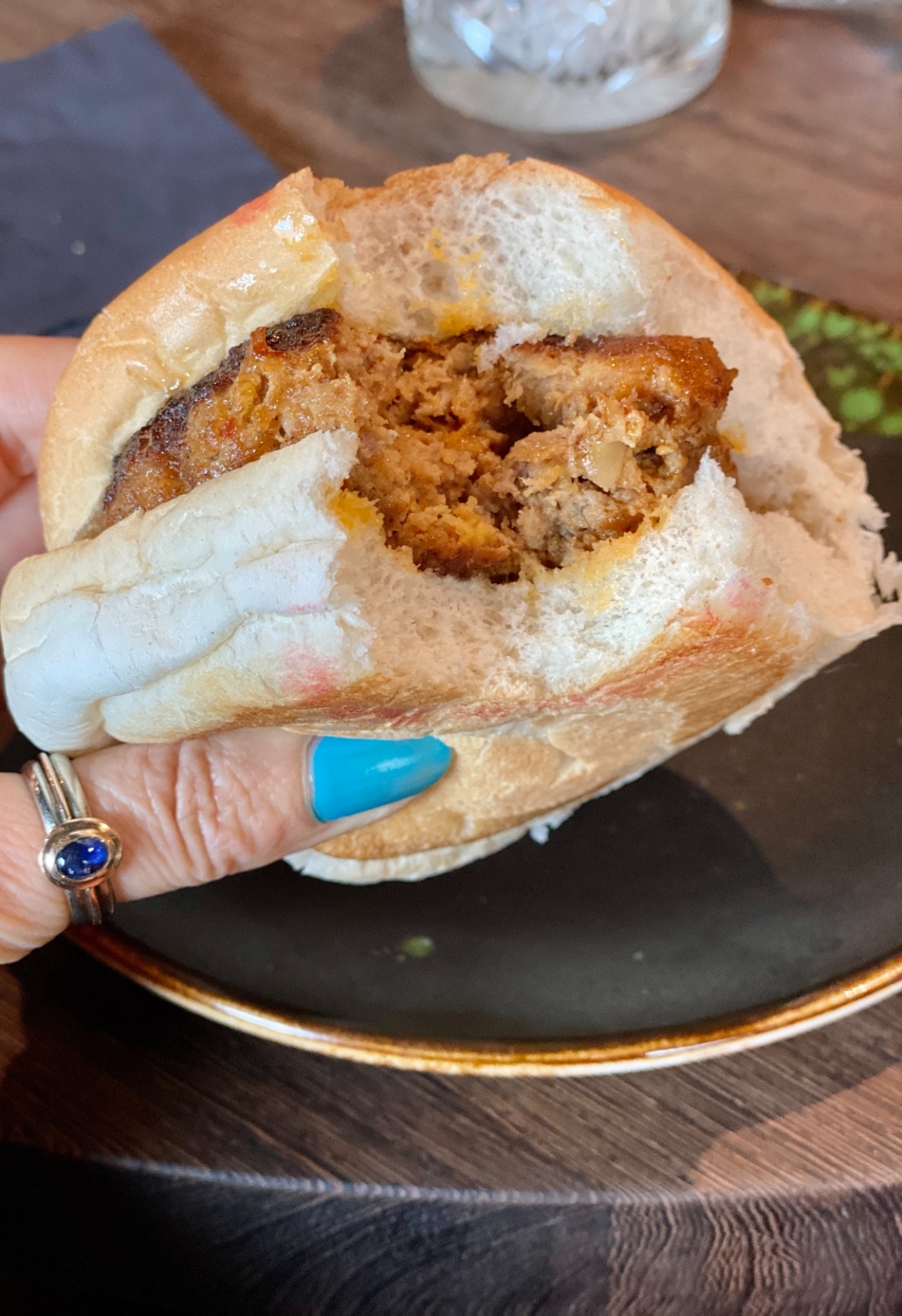 Hier haal je het lekkerste broodje bal van Amsterdam | FavorFlav