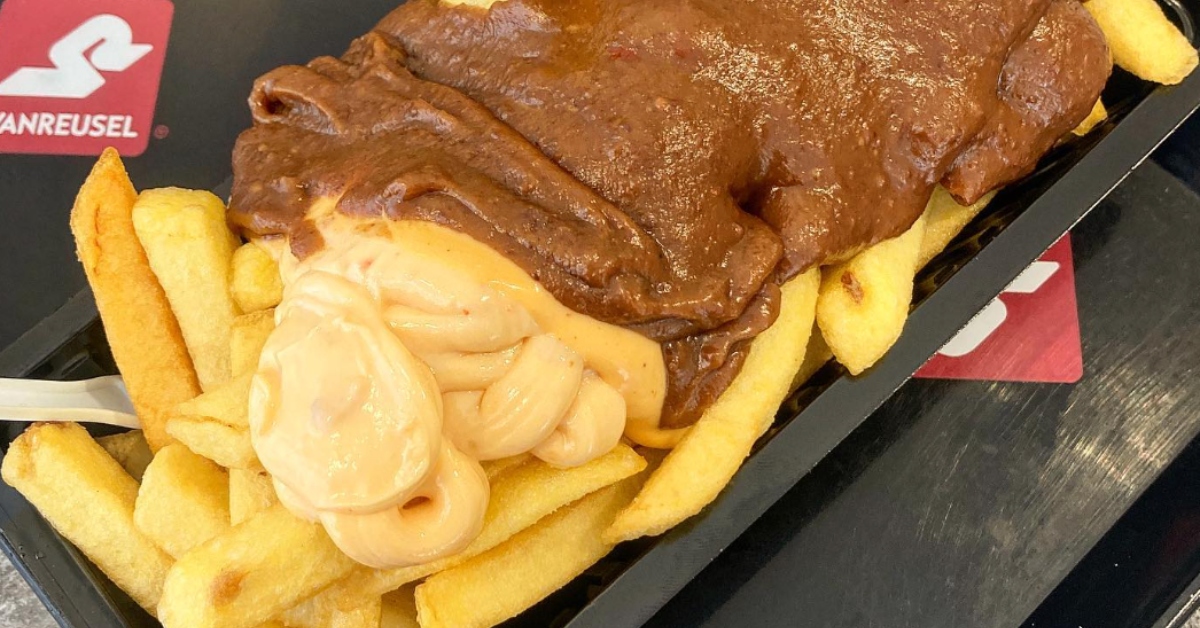 Snackspert is lyrisch: de frietpatat met saté- en samoeraisaus is ...